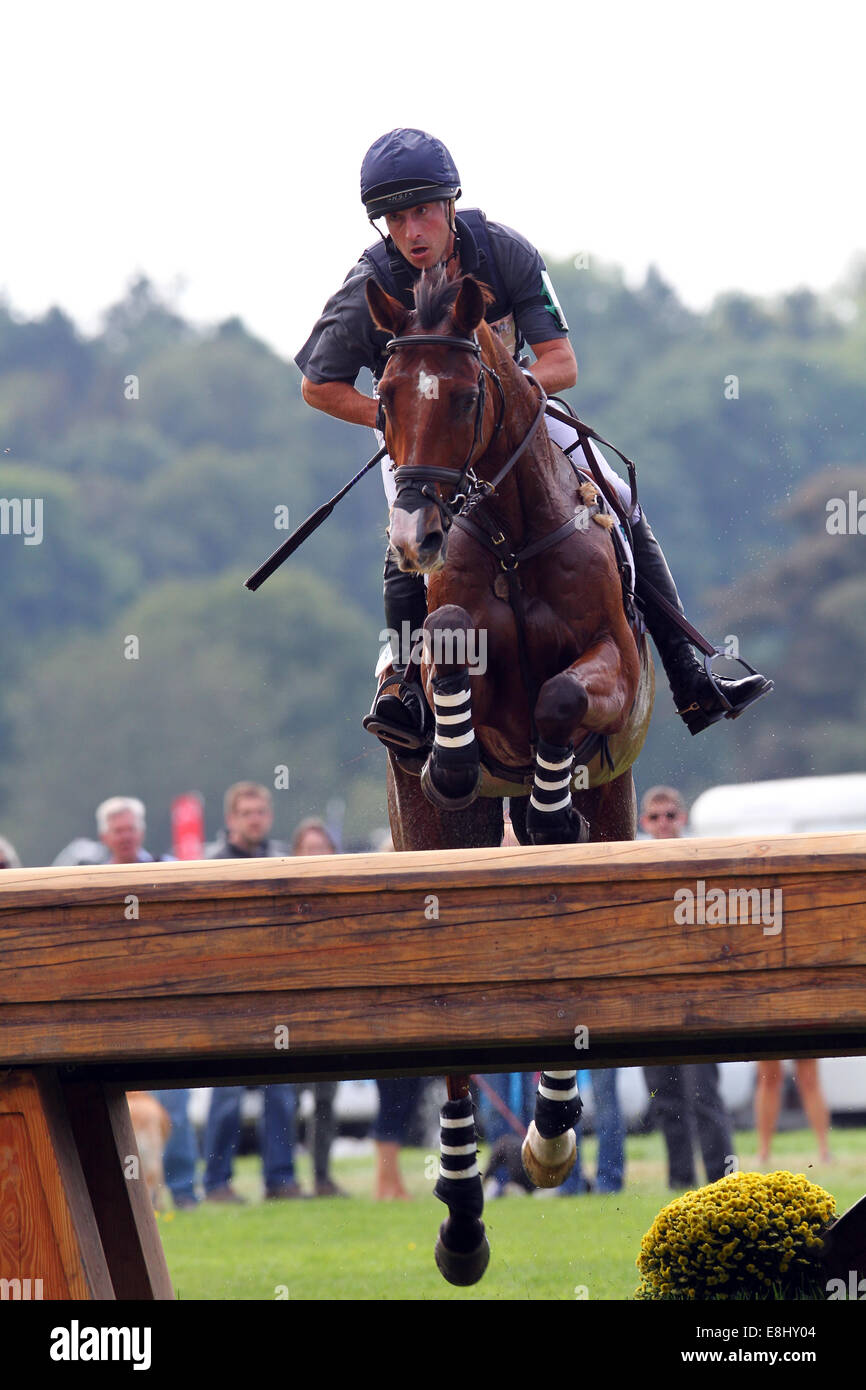 Tim Price on Ringwood Sky Boy at Blenheim Palace Horse Trials 2014 ...