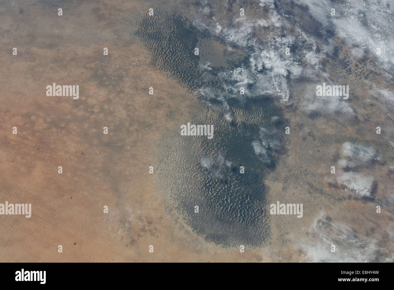 Chad lake central africa drought hi-res stock photography and images ...