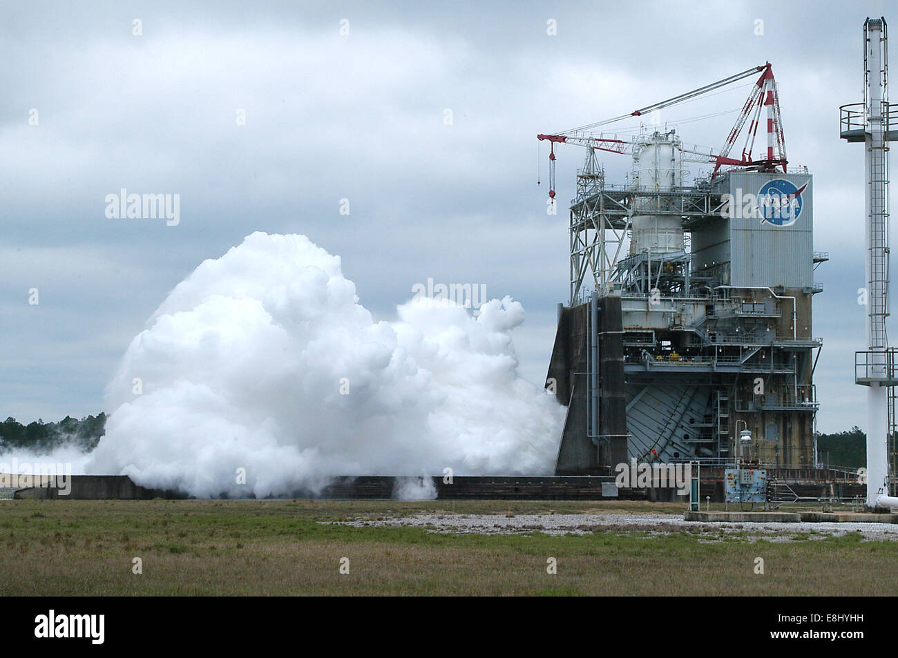 The J-2X engine at NASA's Stennis Space Center fired for 570 seconds on ...
