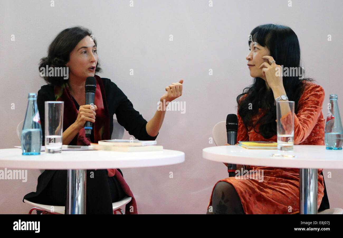 Chinese writer hi-res stock photography and images - Alamy