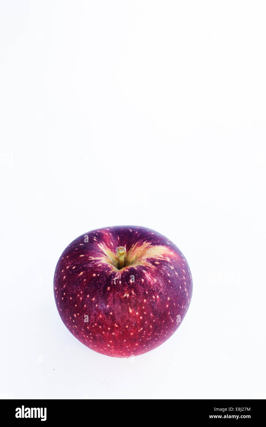 Dark red japanese akibae apple hi-res stock photography and images - Alamy