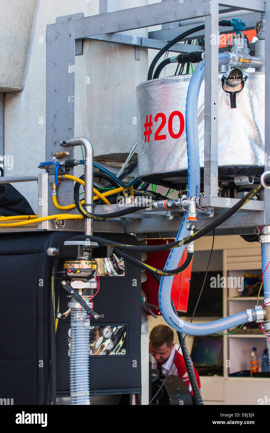 Porsche Pit lane refuelling rig, Le Mans 24hr endurance race 2014 ...