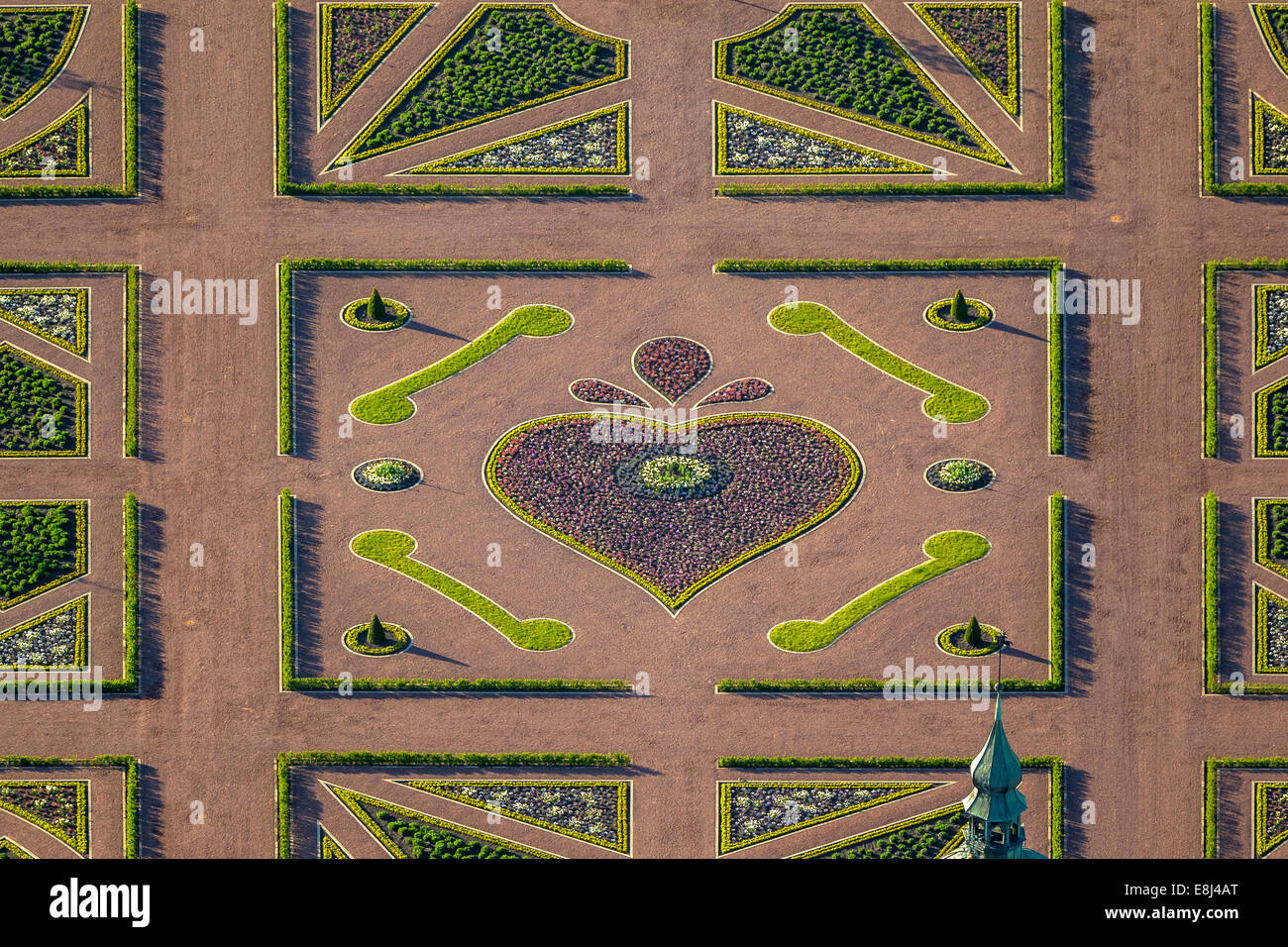 View about the castle grounds hi-res stock photography and images - Alamy