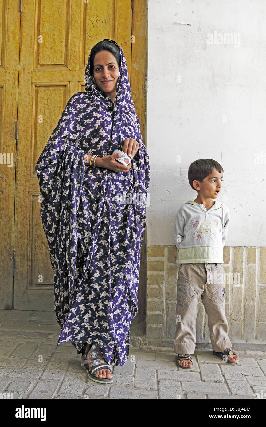 Full chador hi-res stock photography and images - Alamy