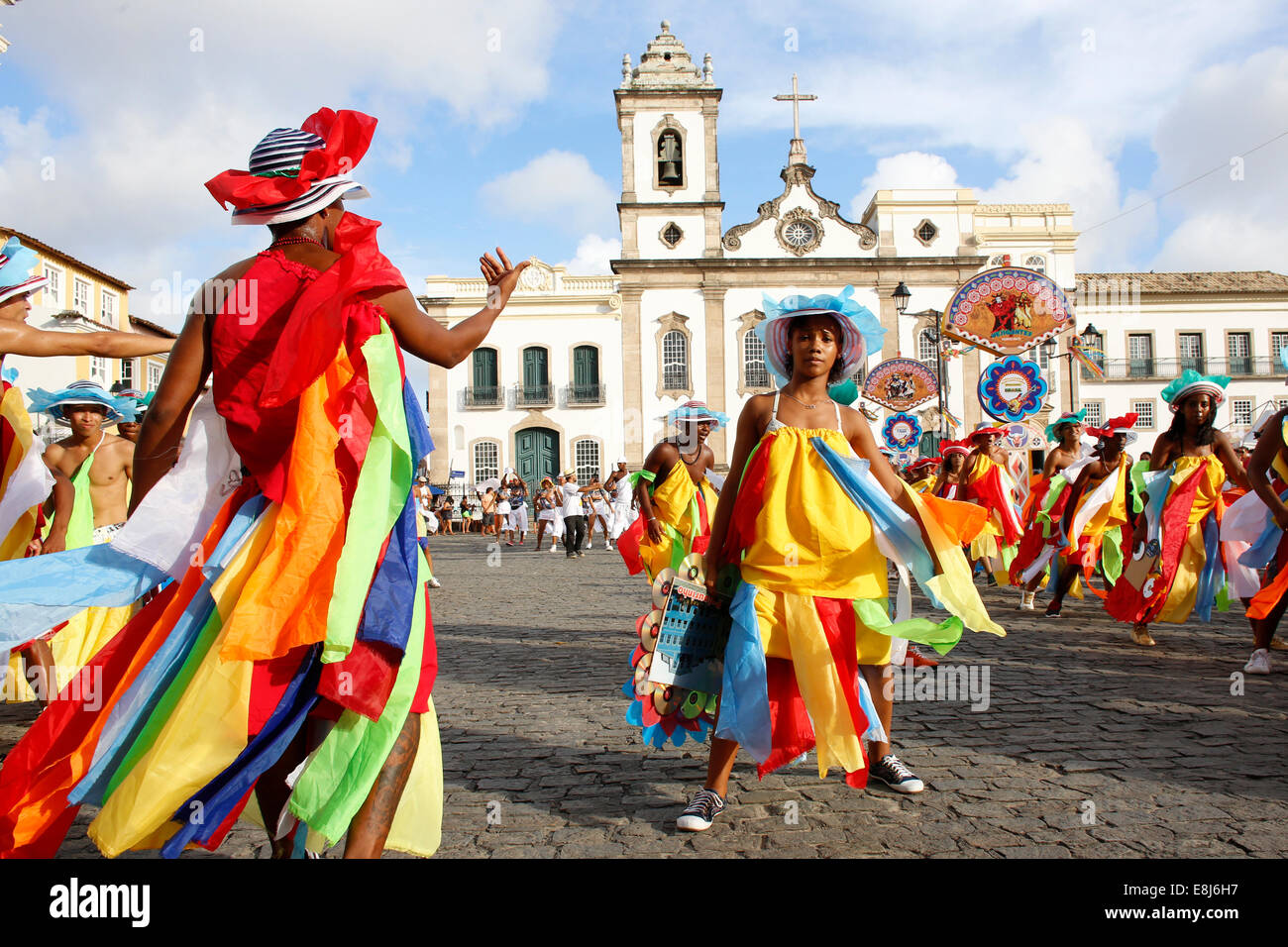 Costume band at Salvador carnival Stock Photo - Alamy