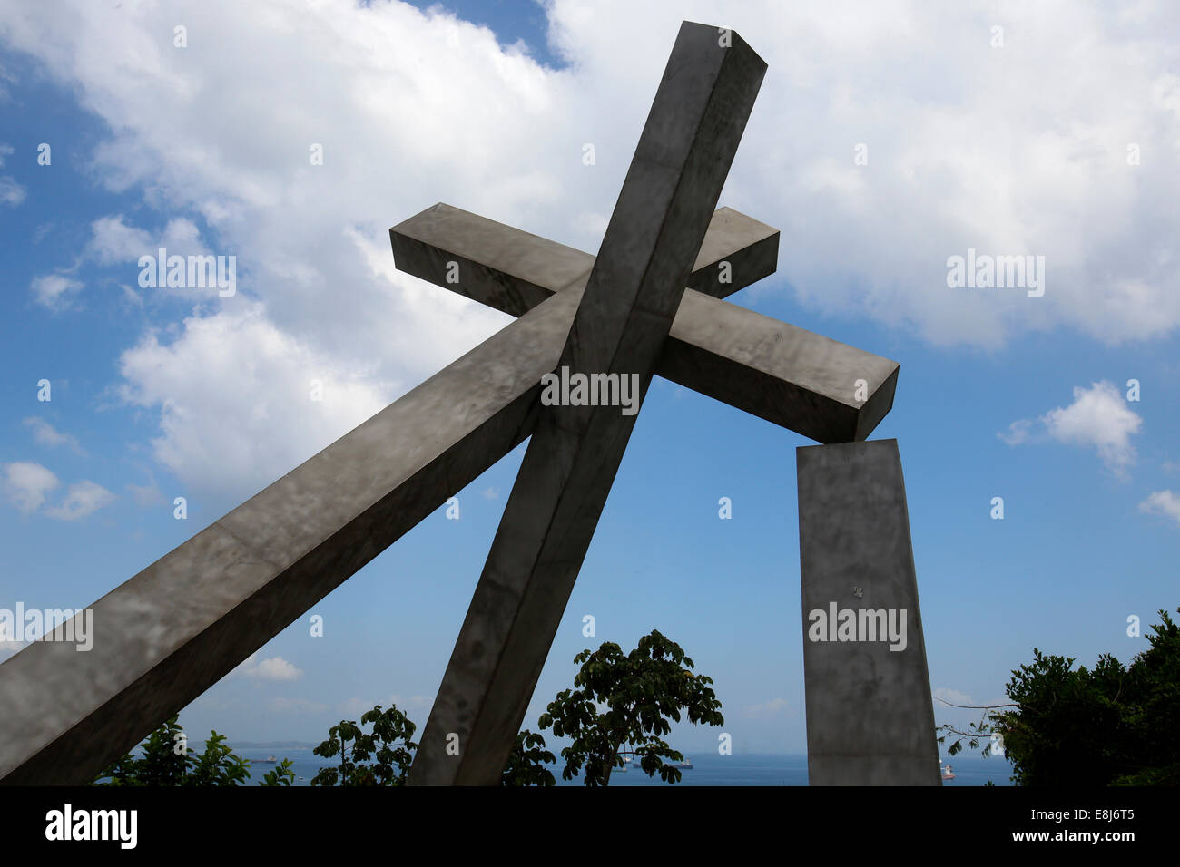 Fallen cross monument Stock Photo - Alamy