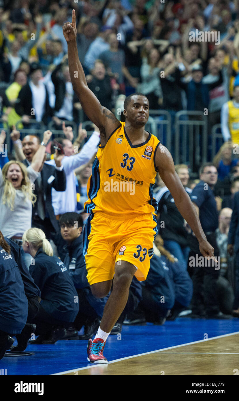 Berlin, Germany. 08th Oct, 2014. Berlin's Jamel McLean in action during ...
