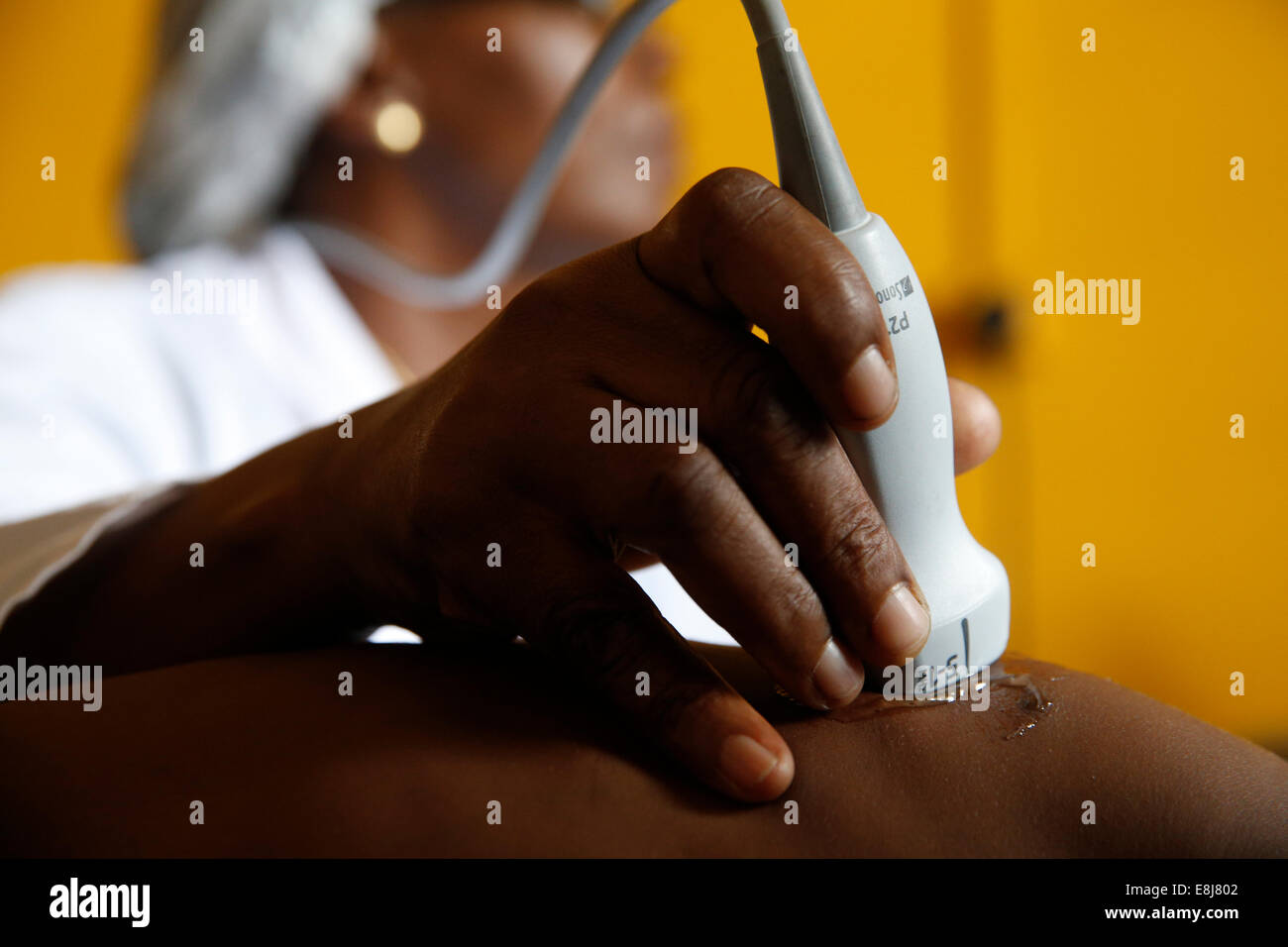 Brazzaville Hospital. Paediatric unit. Examination. Cardiac echography ...