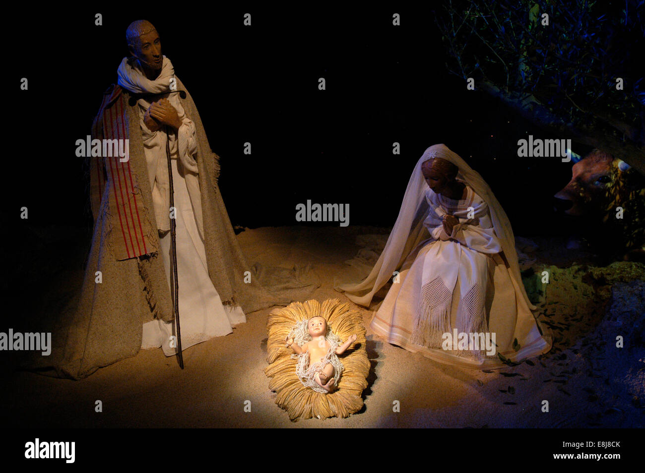 Christmas crib in Notre Dame de Paris cathedral Stock Photo - Alamy