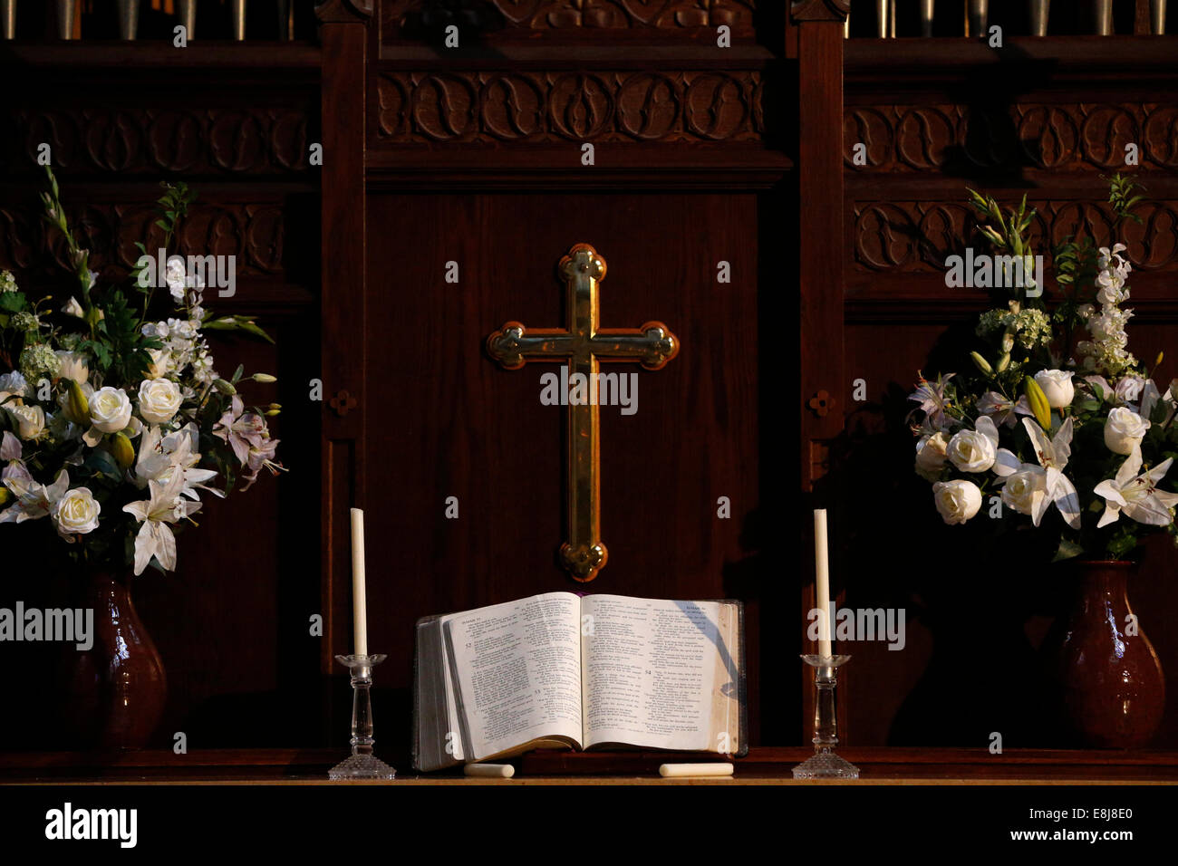 The American church in Paris. Bible on the altar Stock Photo - Alamy