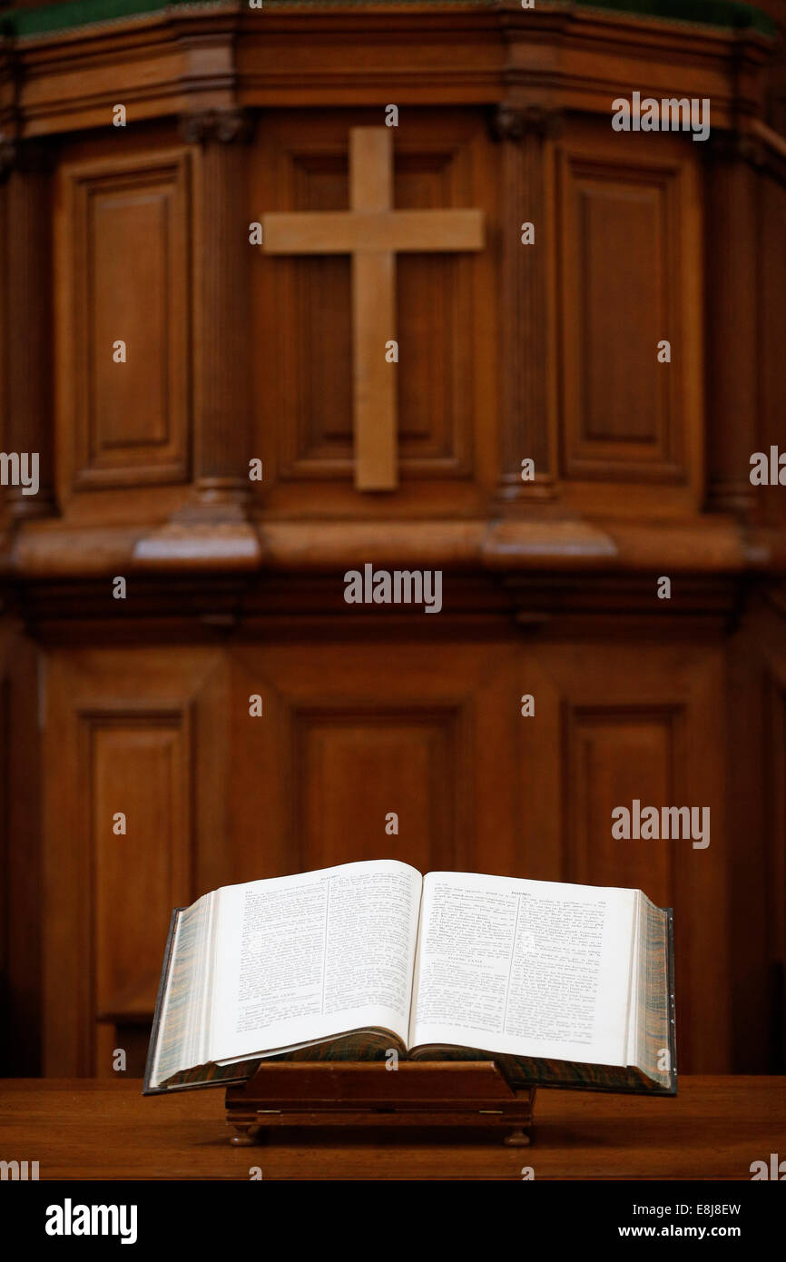 Temple of the cross hi-res stock photography and images - Alamy