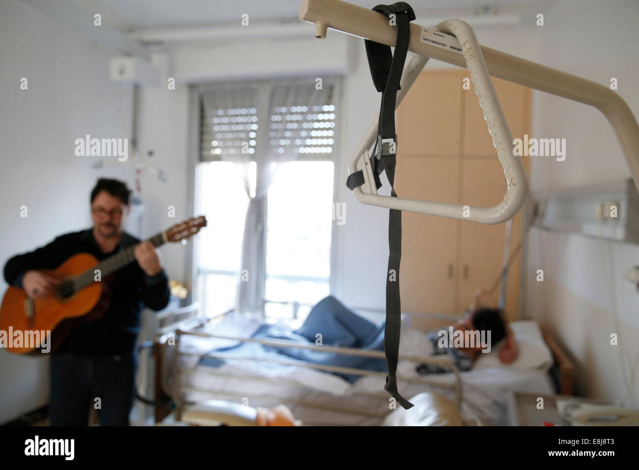 Music therapy hospital hi-res stock photography and images - Alamy