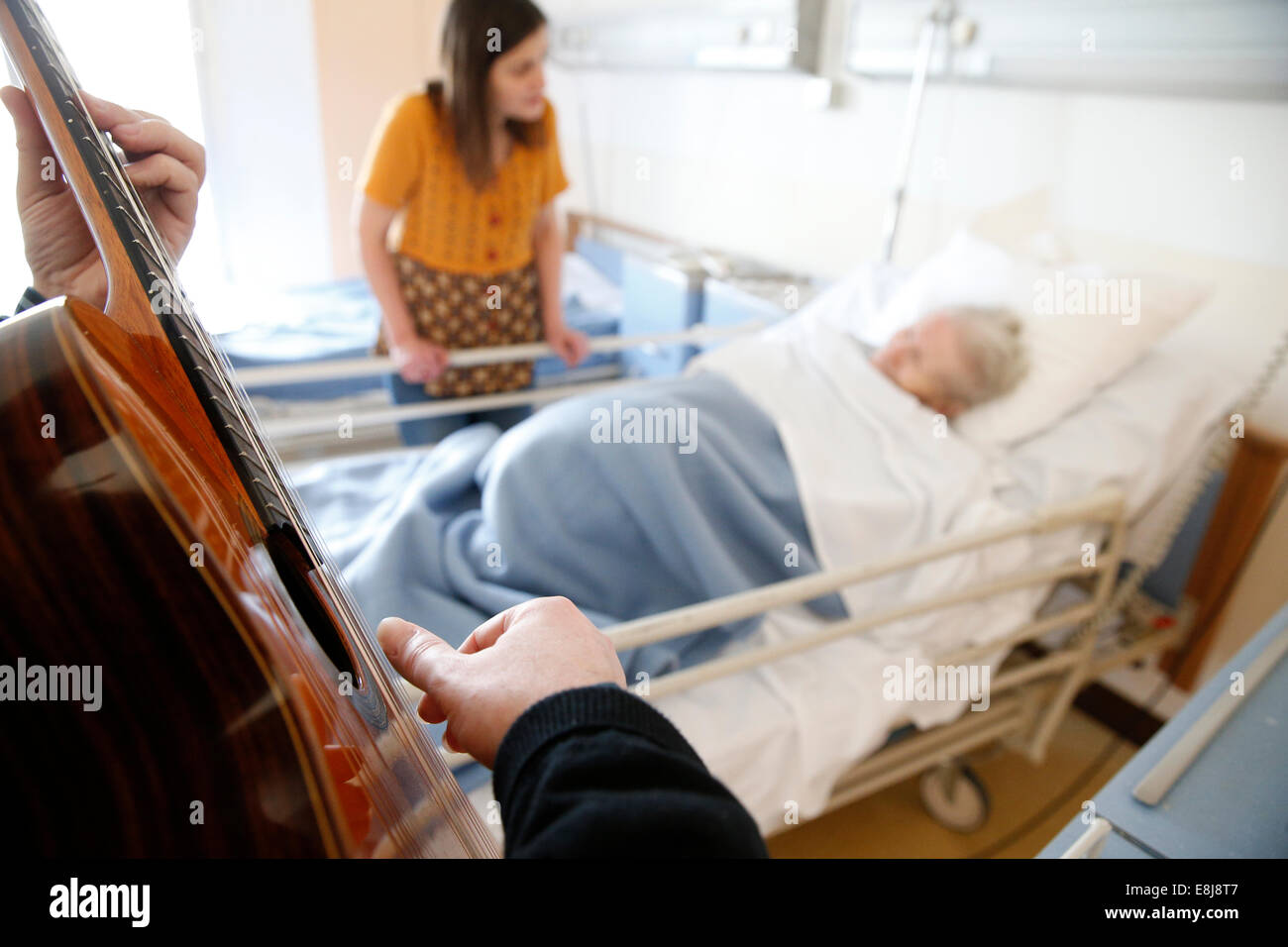 Music therapy hospital hi-res stock photography and images - Alamy
