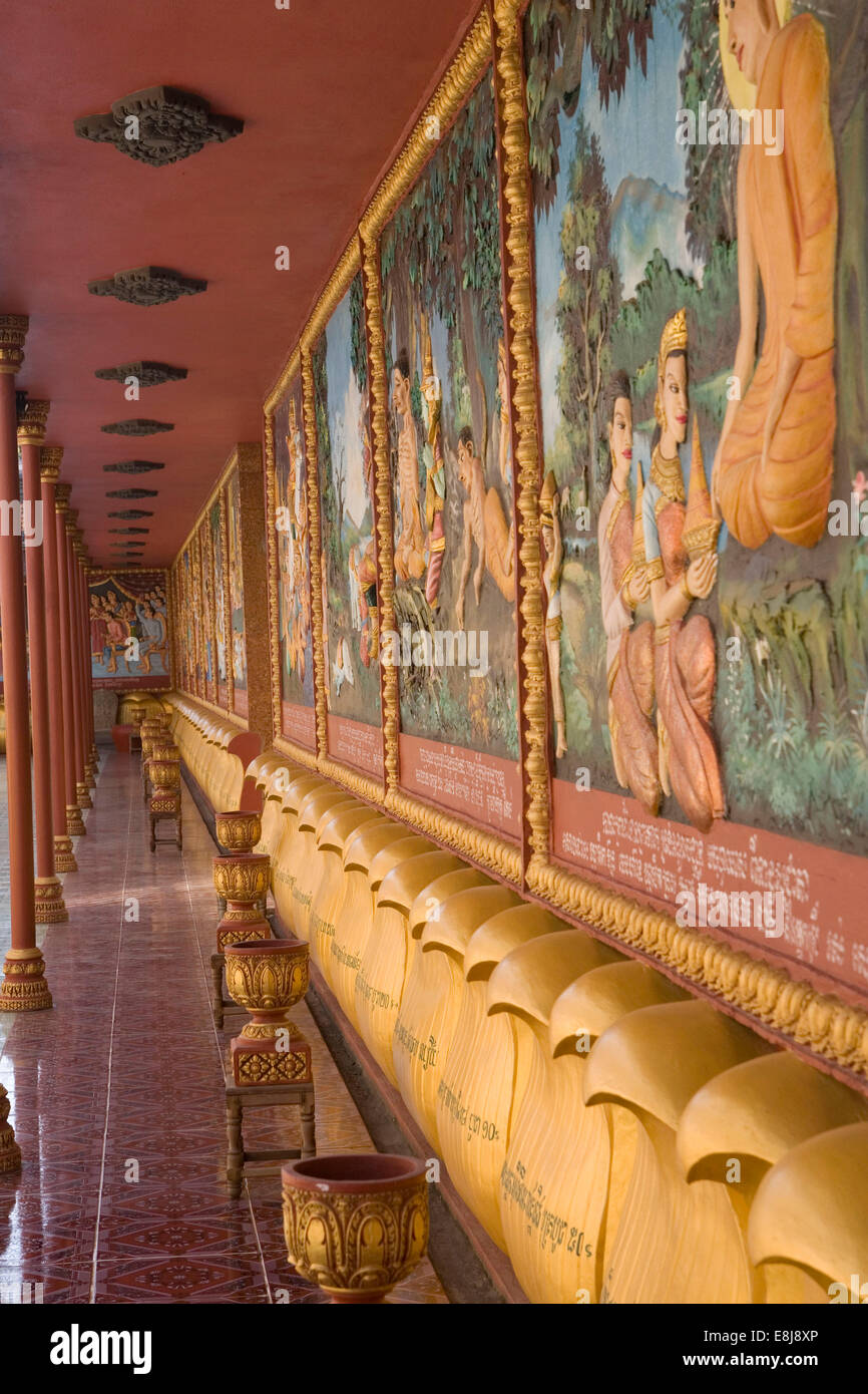 Temple in Siem Reap. Mural depicting the Reamker Stock Photo - Alamy