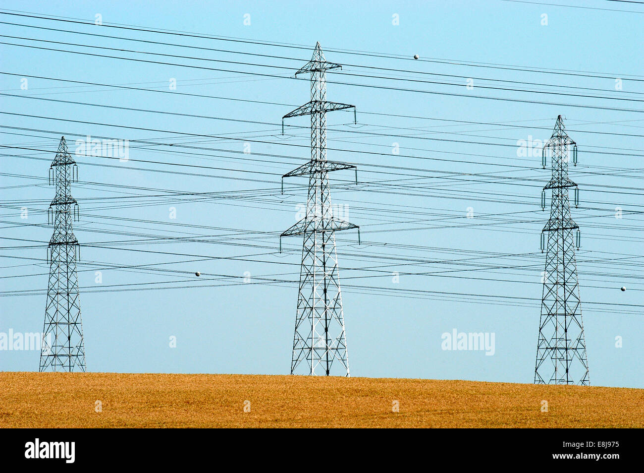 Electric pylons hi-res stock photography and images - Alamy