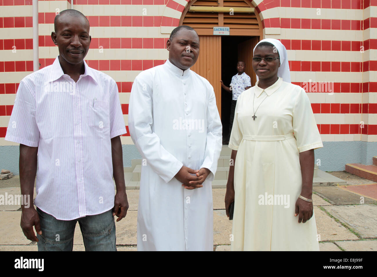 African nun hi-res stock photography and images - Alamy