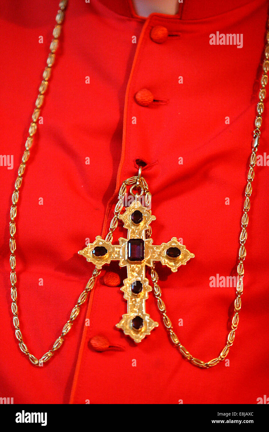 Chaldean patriarch's cross Stock Photo - Alamy