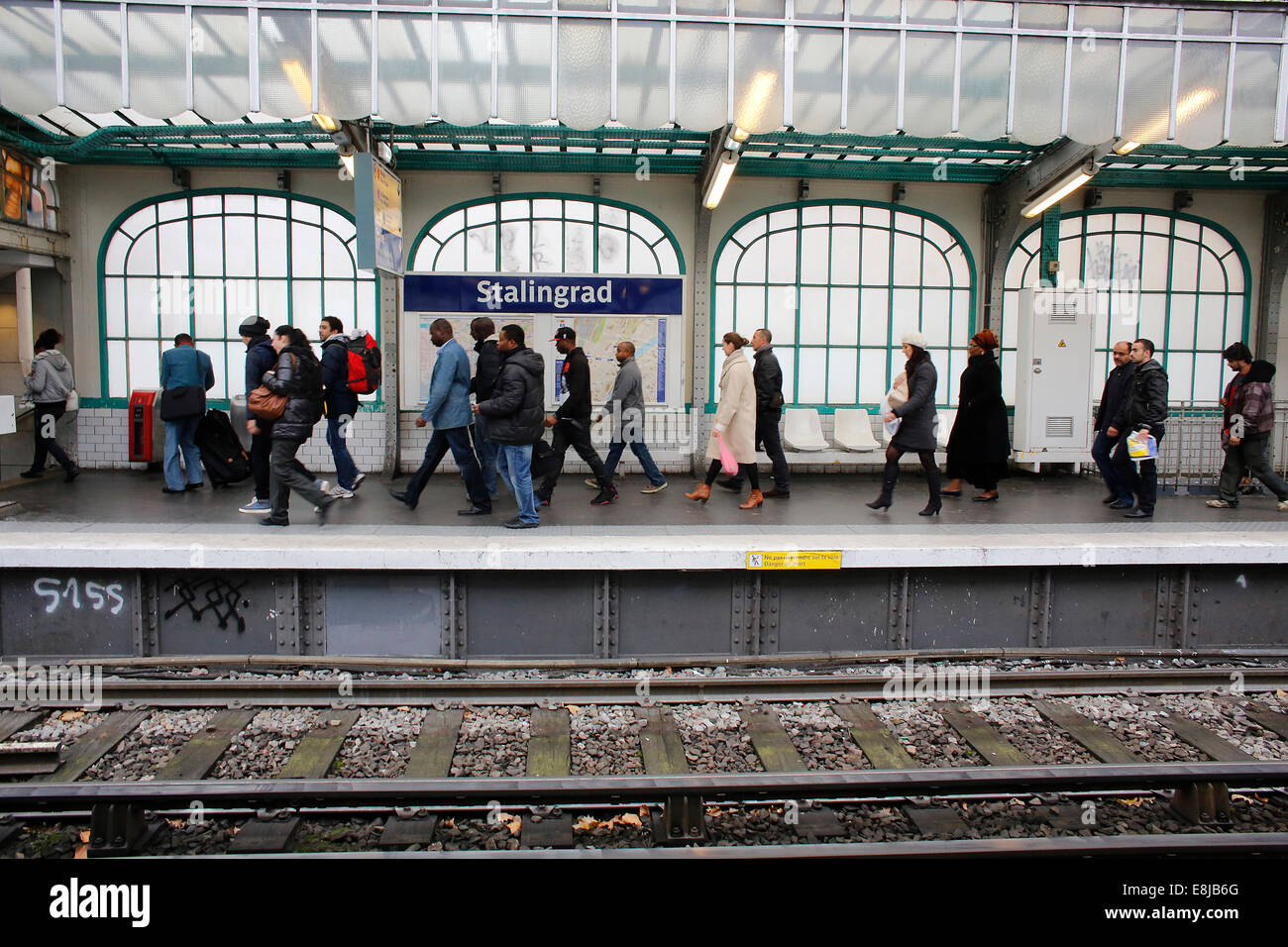 Subway passengers paris hi-res stock photography and images - Alamy