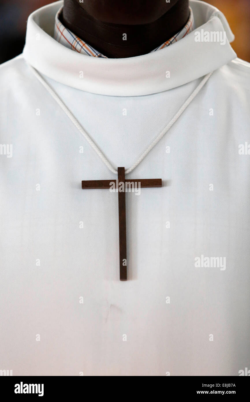 Catholic altar boy Stock Photo - Alamy