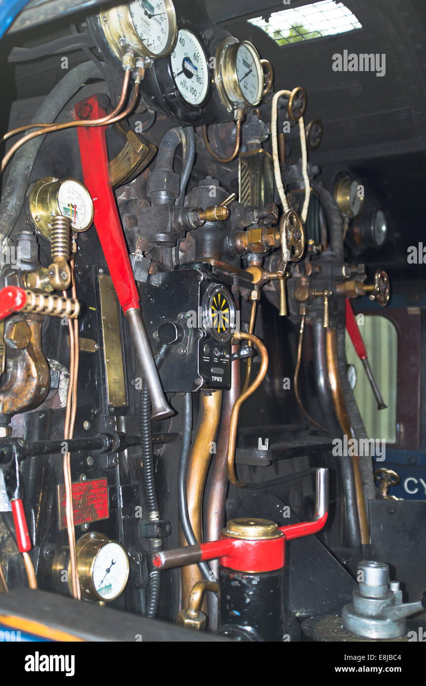 dh TRAIN UK British Railways steam train Sir Nigel Gresley footplate ...