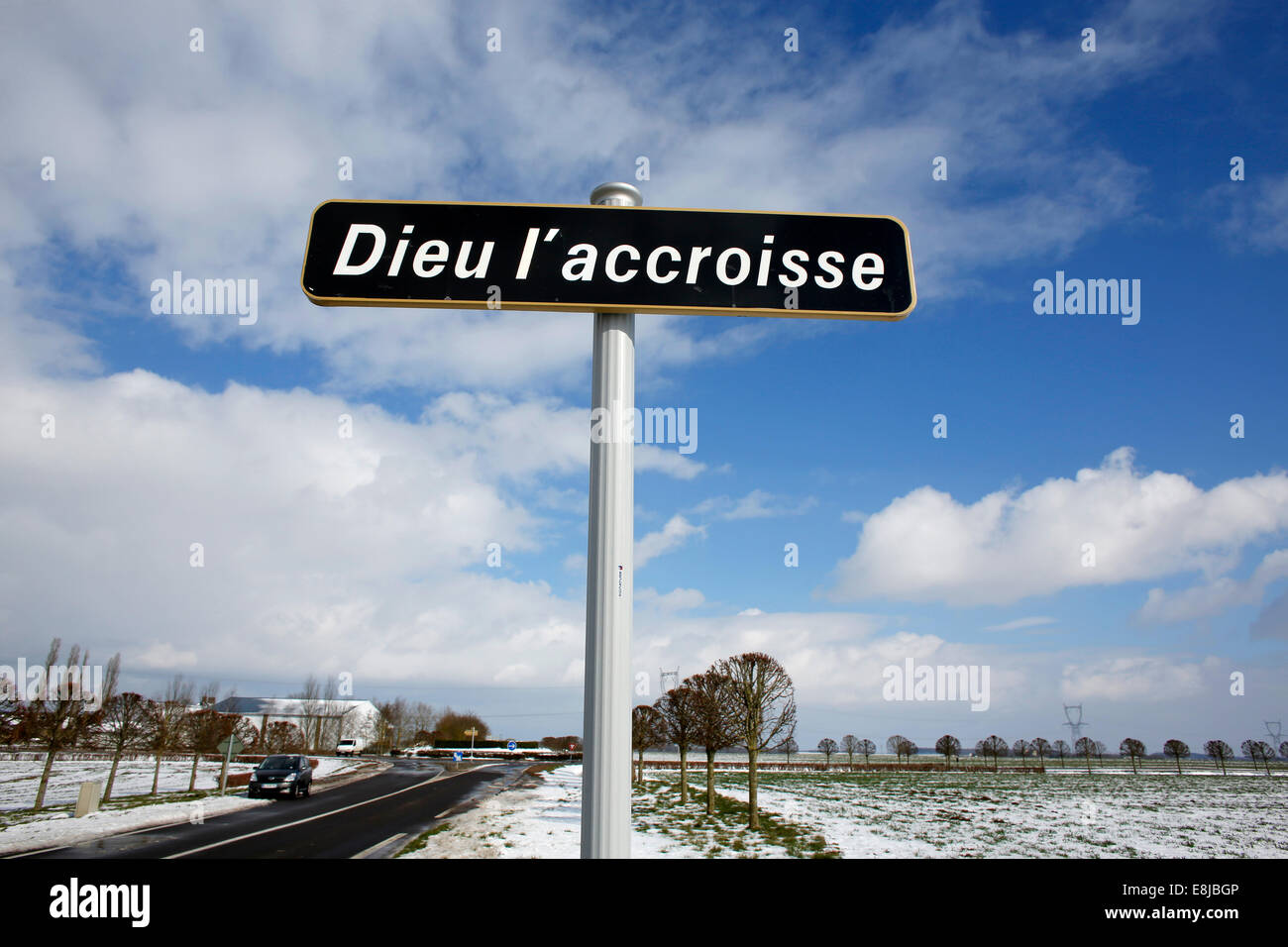 Village sign sign hi-res stock photography and images - Alamy
