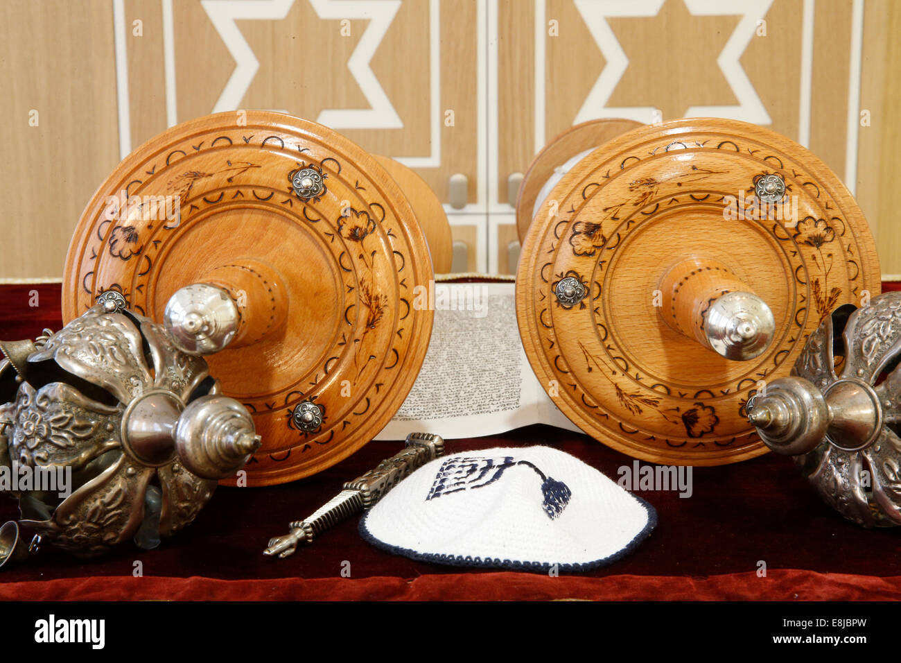 Rimonim hi-res stock photography and images - Alamy