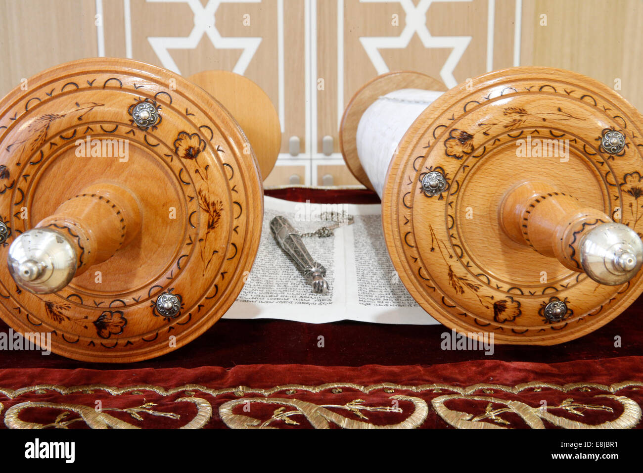 Torah scroll hi-res stock photography and images - Alamy