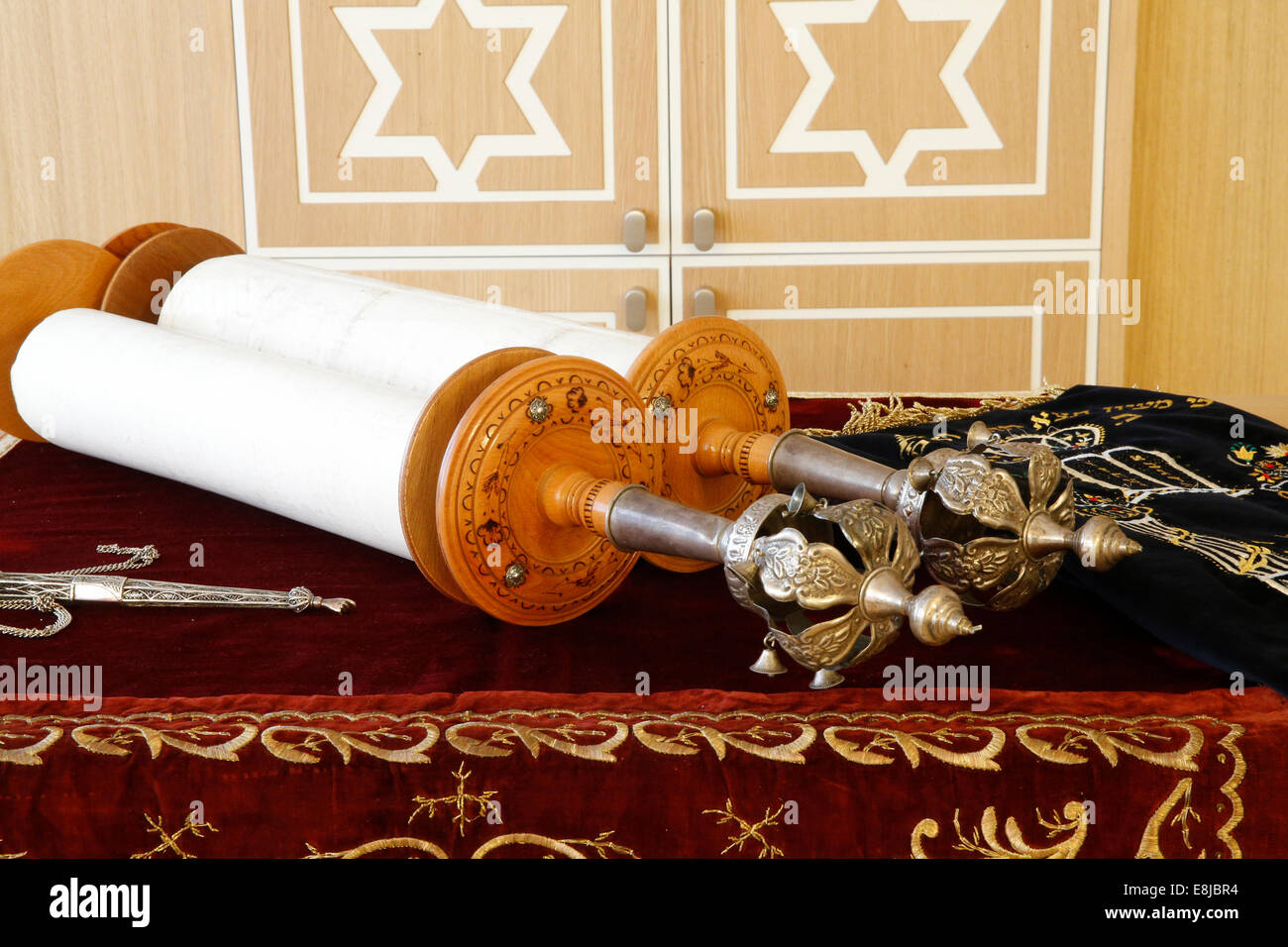 Torah scroll hi-res stock photography and images - Alamy