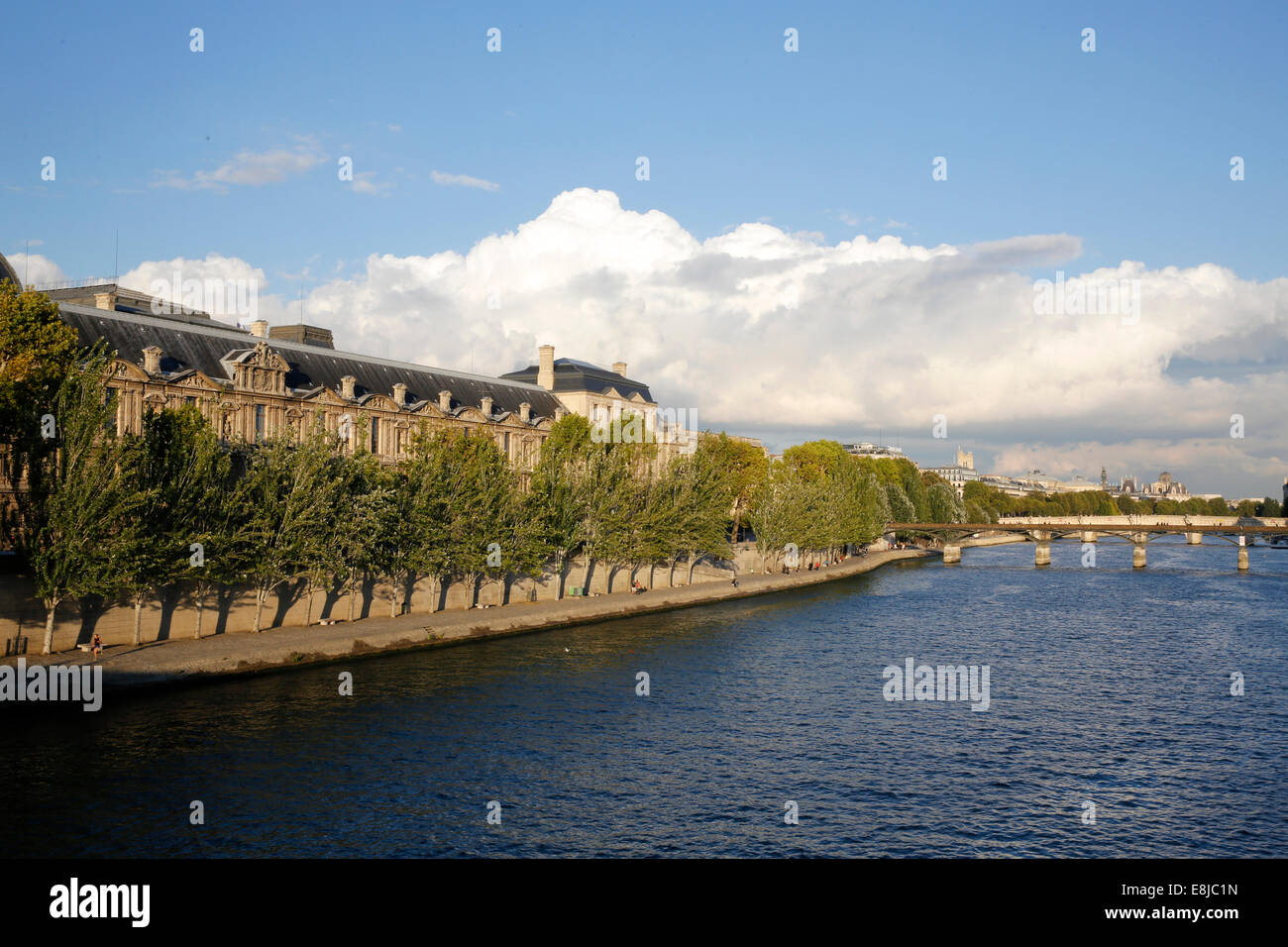 The right bank hi-res stock photography and images - Alamy