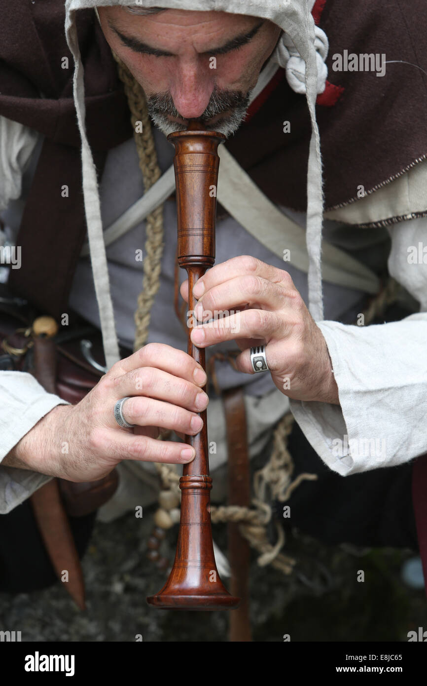 Medieval music instrument hi-res stock photography and images - Alamy