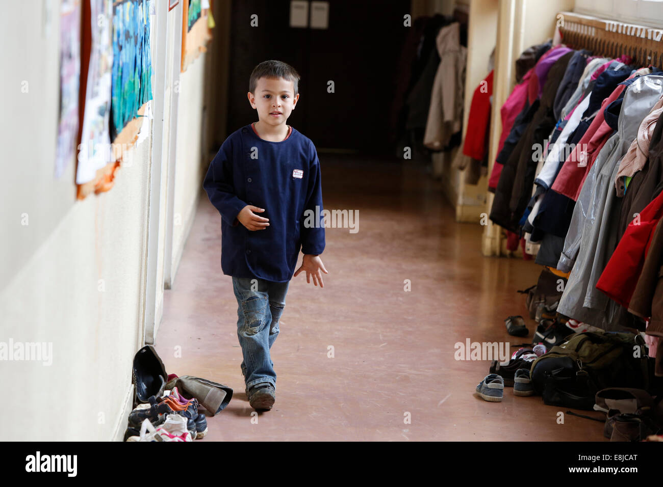 France child primary school boy hi-res stock photography and images - Alamy