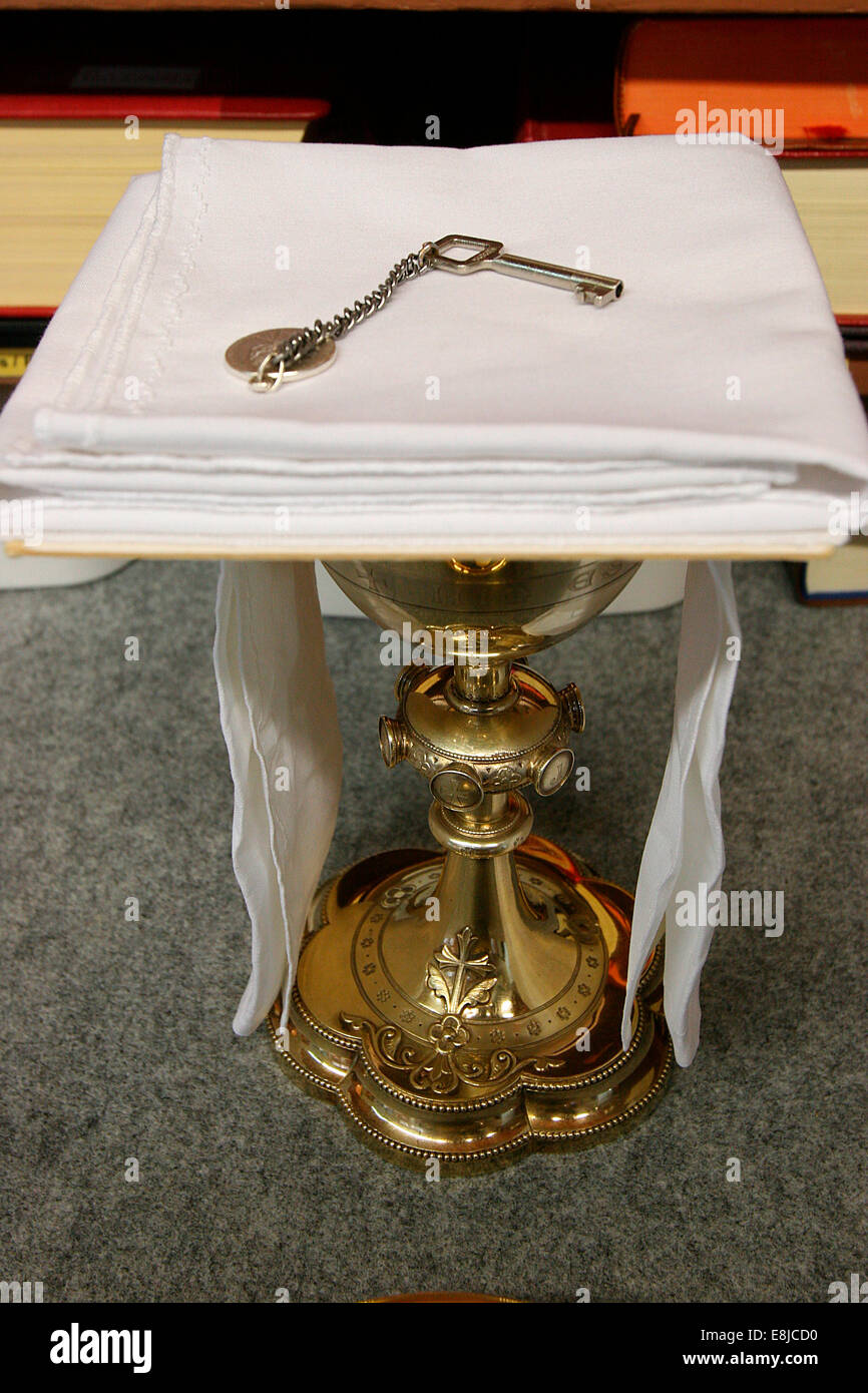 Eucharist Tabernacle High Resolution Stock Photography and Images - Alamy