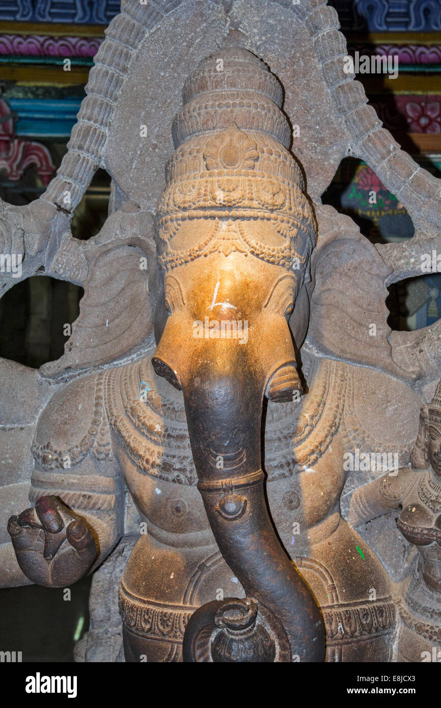 MEENAKSHI AMMAN TEMPLE MADURAI INDIA STATUE OF THE GOD GANESHA Stock Photo - Alamy