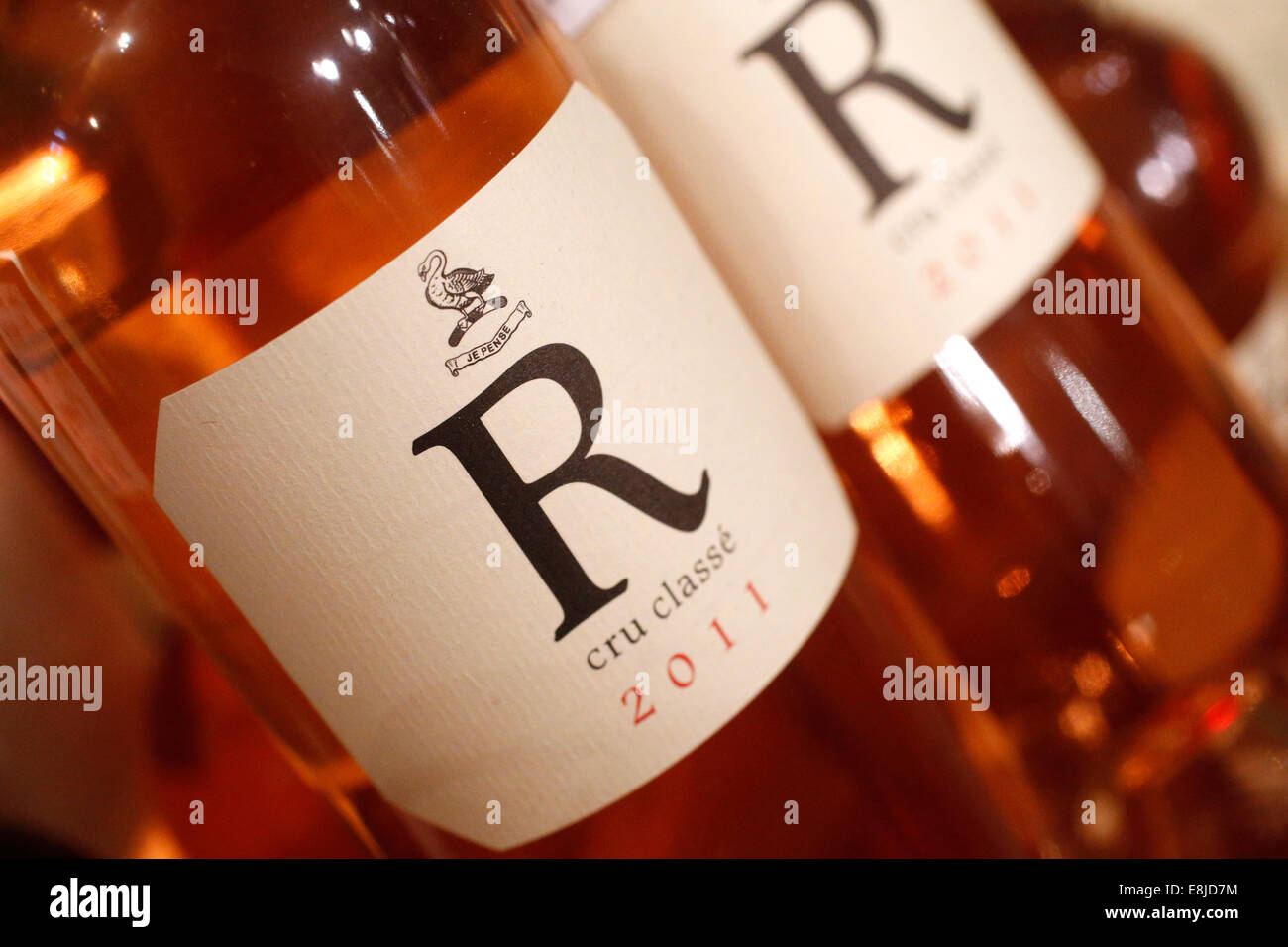French wine wine hi-res stock photography and images - Alamy