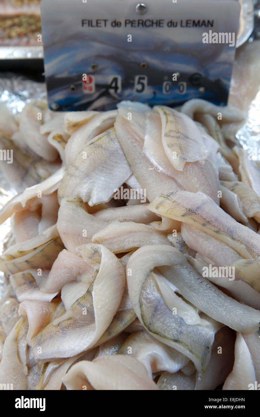 Store fish food hi-res stock photography and images - Alamy