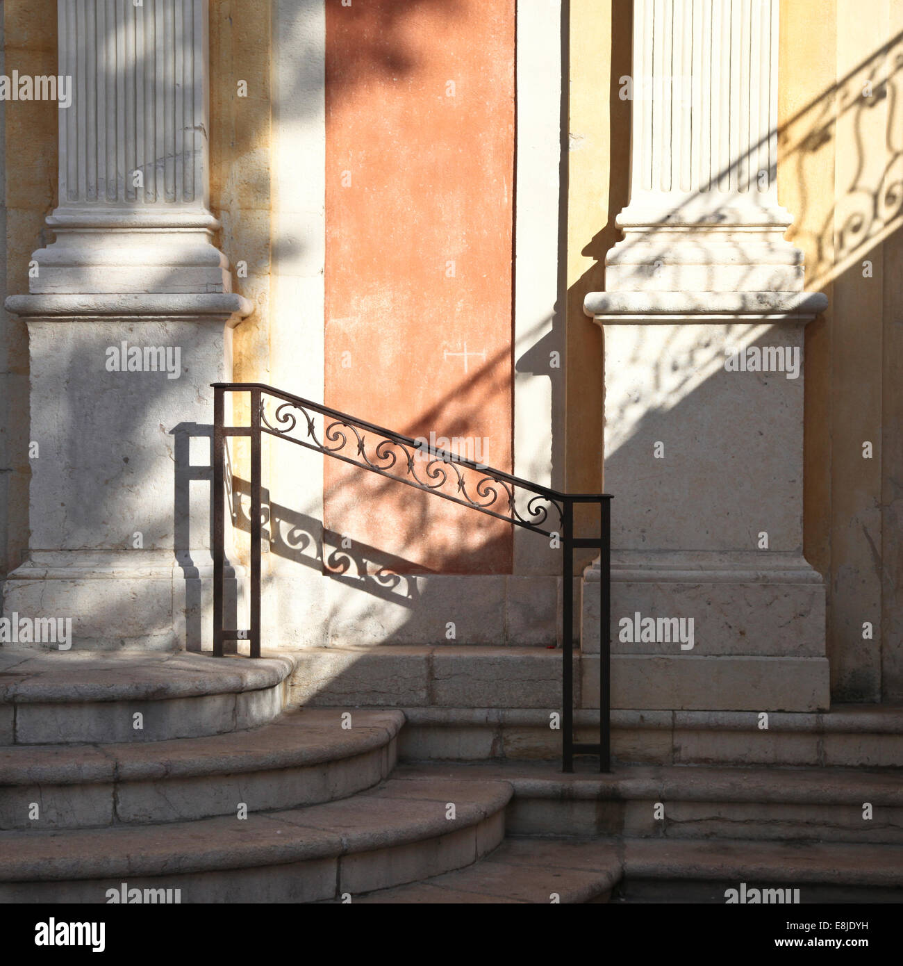Stone columns hi-res stock photography and images - Alamy