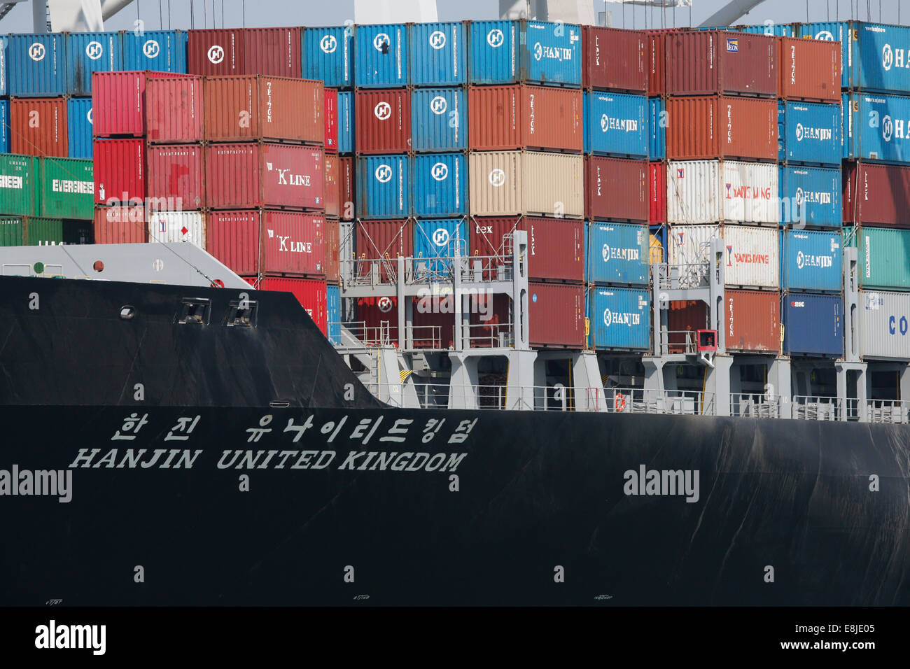 Le Havre Harbour. Container terminal. Unloading a ship Stock Photo - Alamy