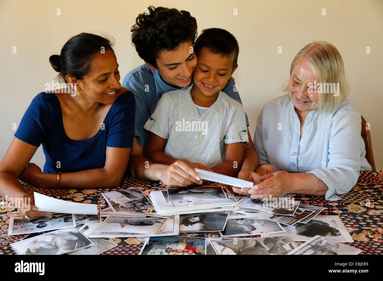 Transmission of photographs hi-res stock photography and images - Alamy