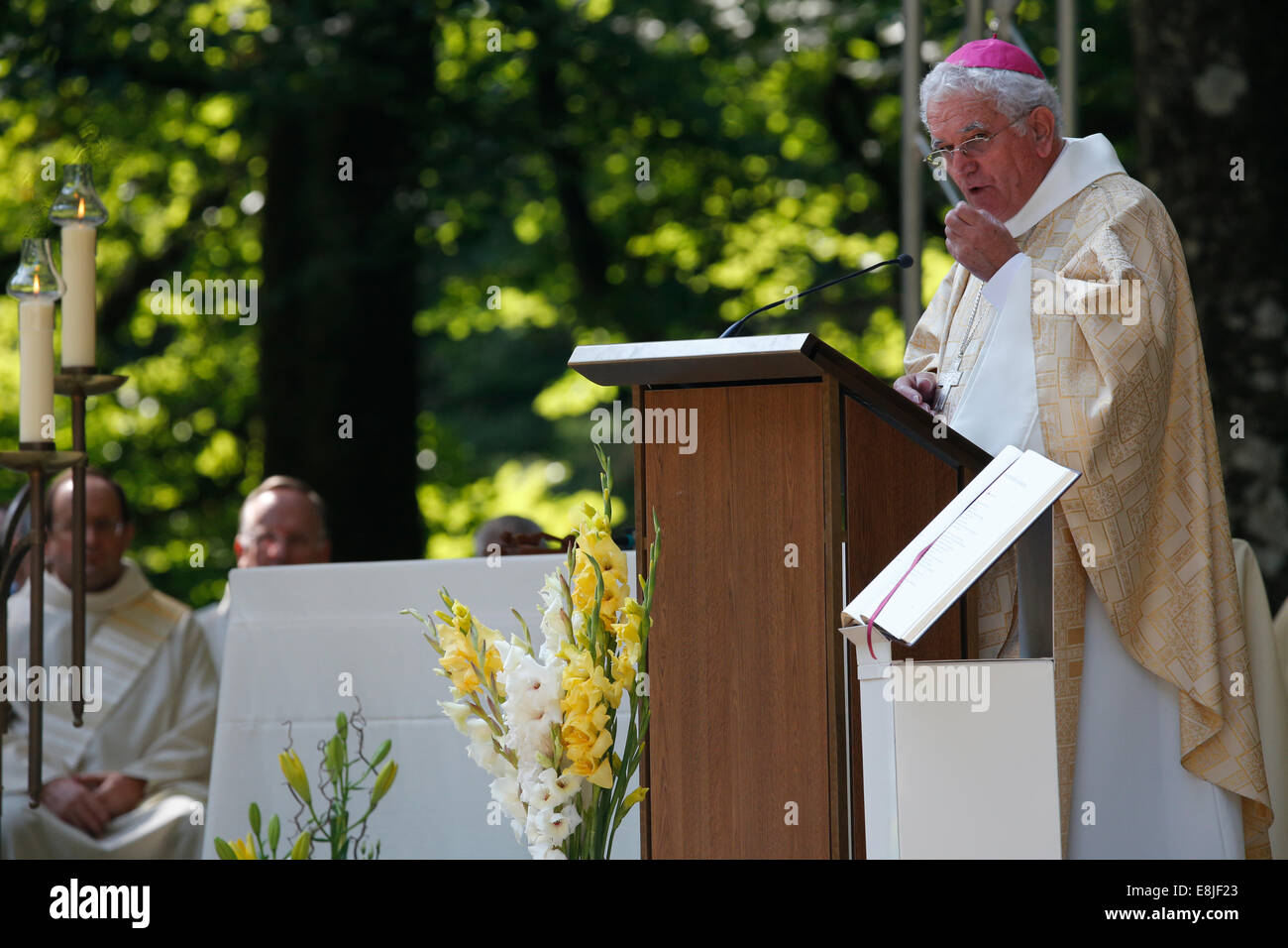 Christian homily hi-res stock photography and images - Alamy