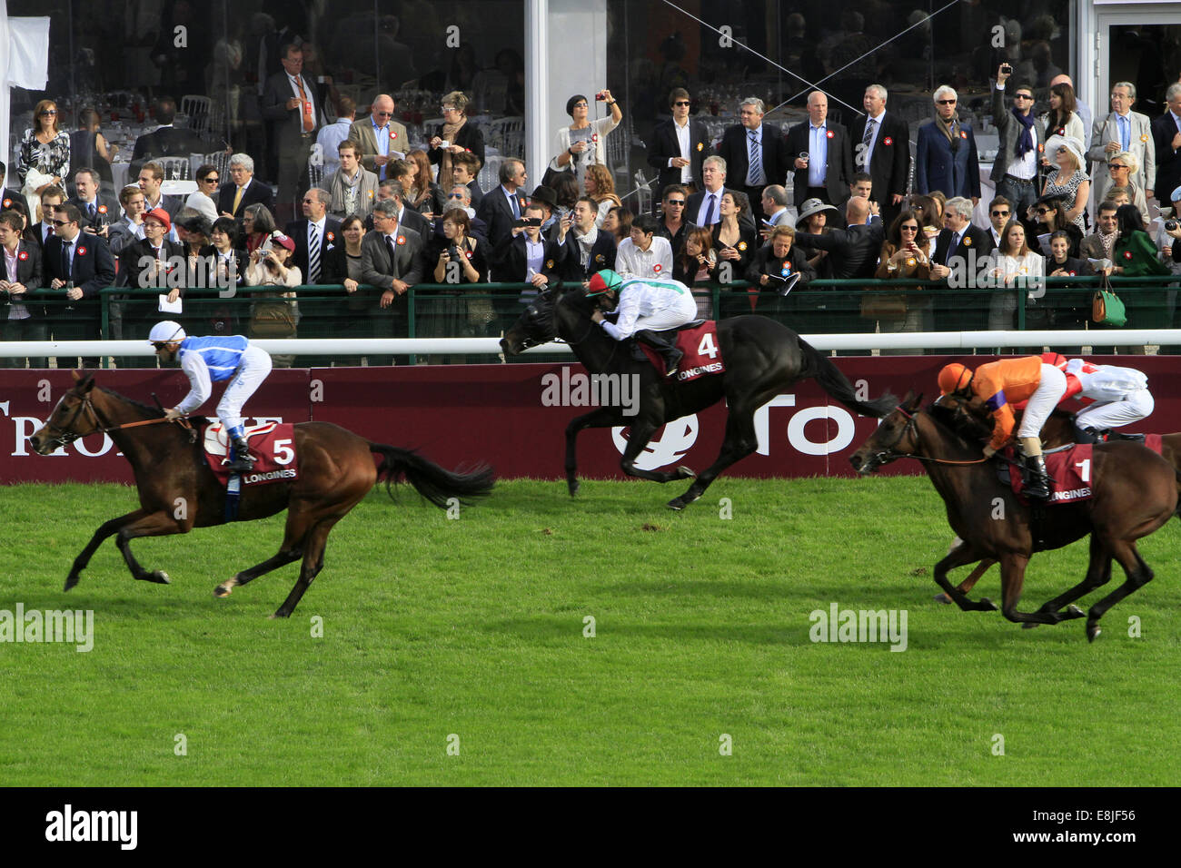 Racing arc hi-res stock photography and images - Alamy