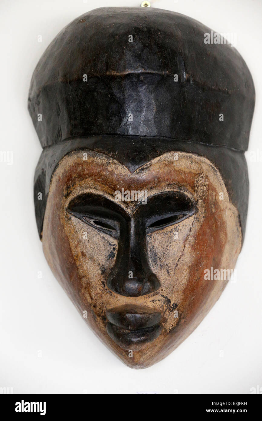 Gabon mask hi-res stock photography and images - Alamy