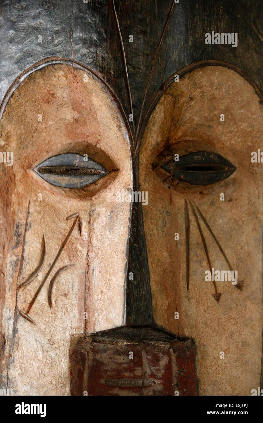 Gabon mask hi-res stock photography and images - Alamy