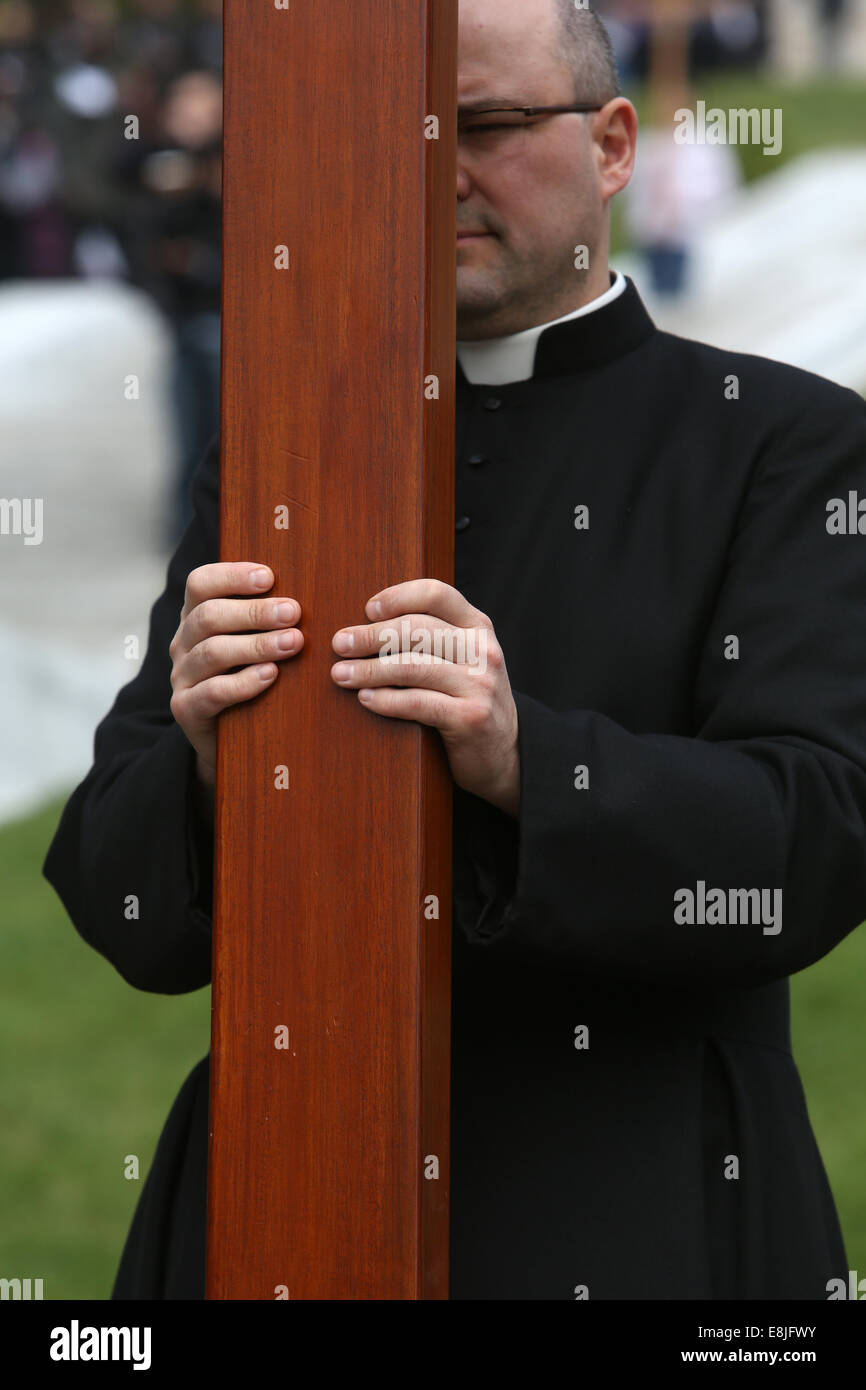Easter Week. Good friday. Stations of the cross Stock Photo - Alamy