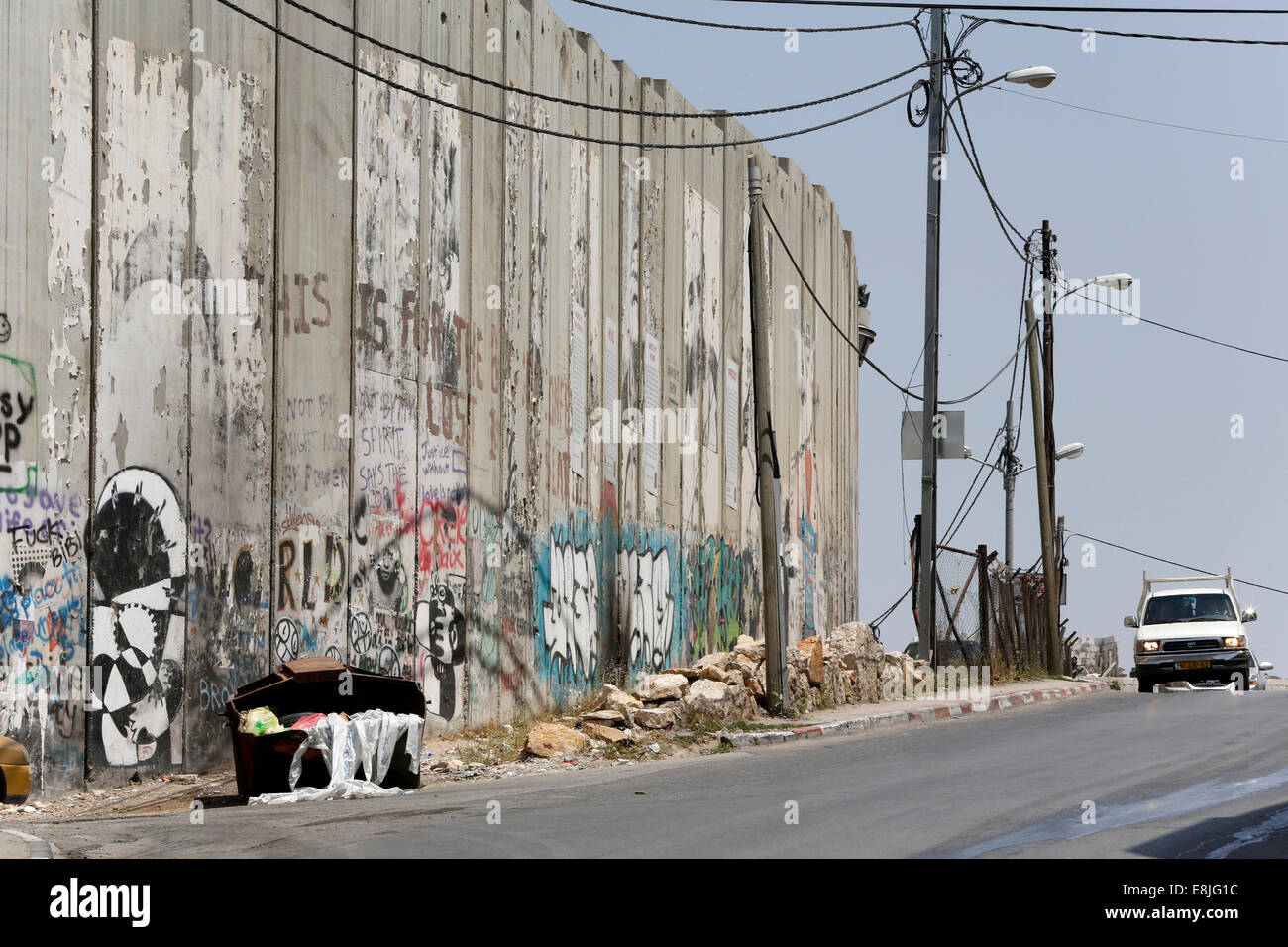 Separation barrier hi-res stock photography and images - Alamy