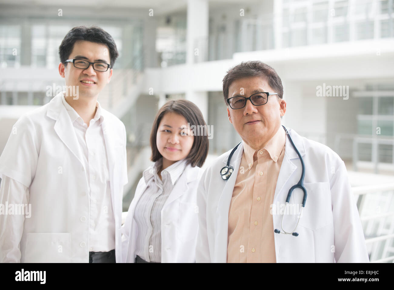 Team of doctors hi-res stock photography and images - Alamy