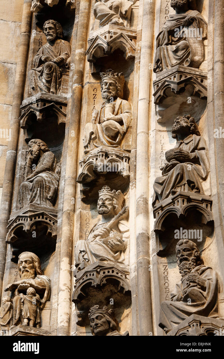 Notre dame cathedral arch hi-res stock photography and images - Alamy