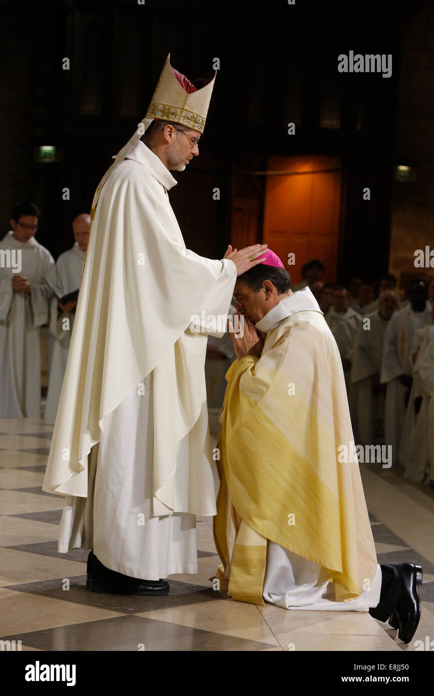 Catholic laying on of hands hi-res stock photography and images - Alamy