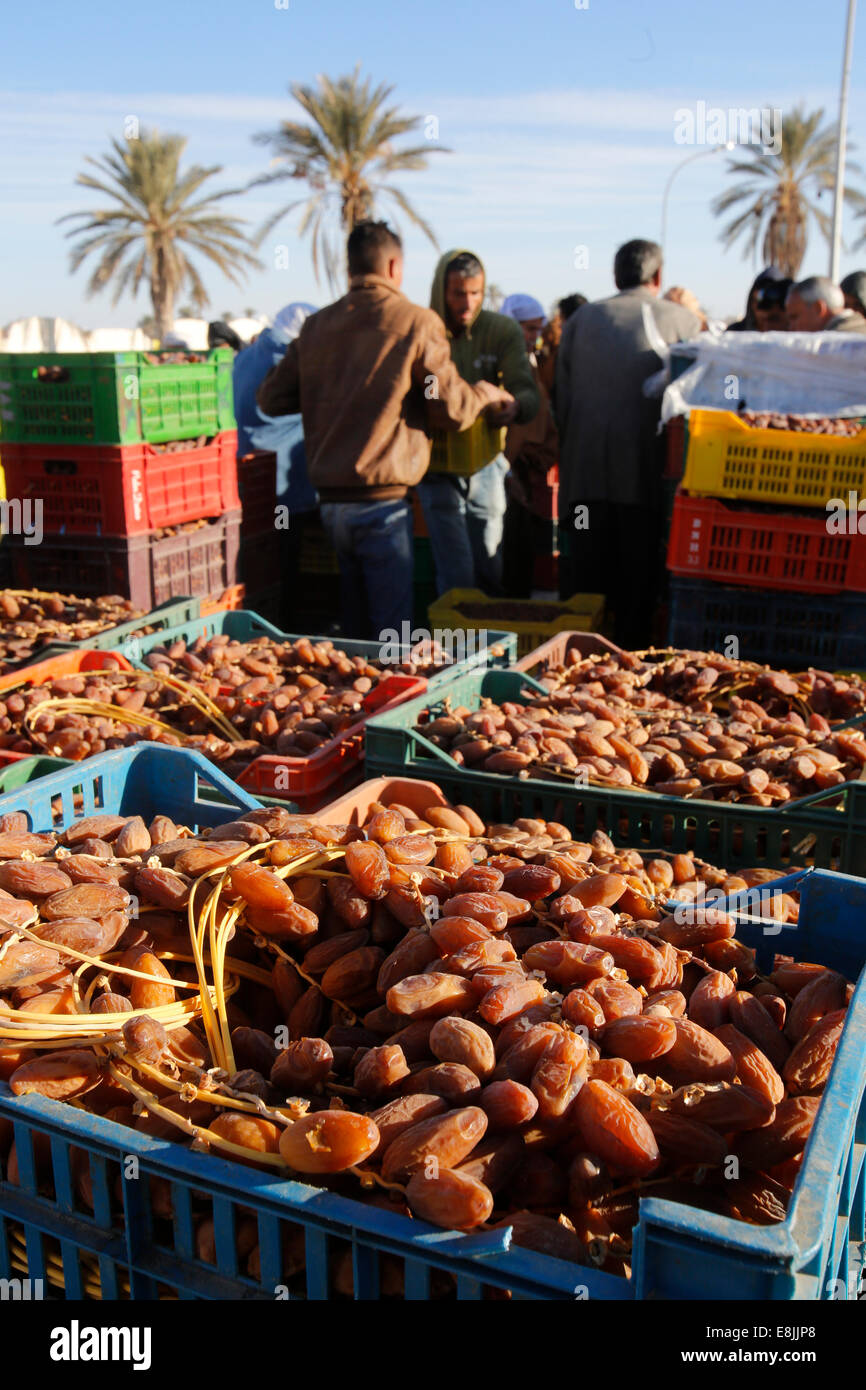 Wholesale date market Stock Photo - Alamy