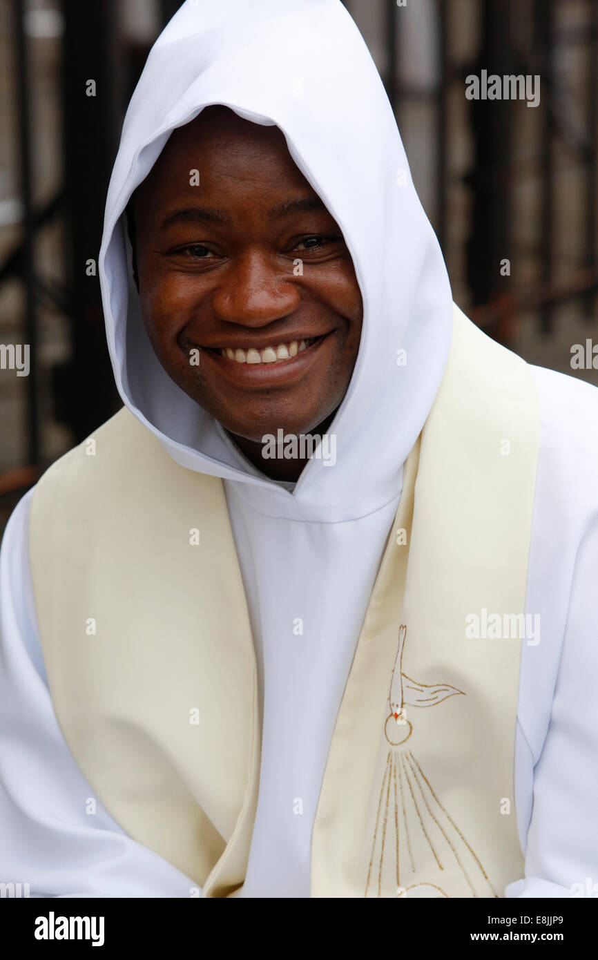 Roman catholic priest face hi-res stock photography and images - Alamy