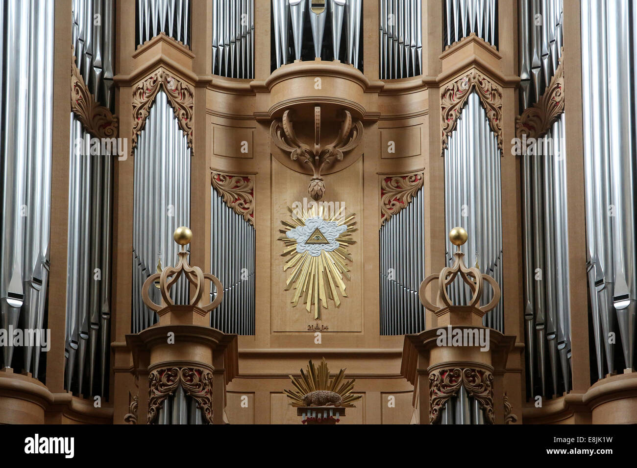 The organ. Tetragrammaton. Eye of God. Saint-Louis en l'Ile church ...